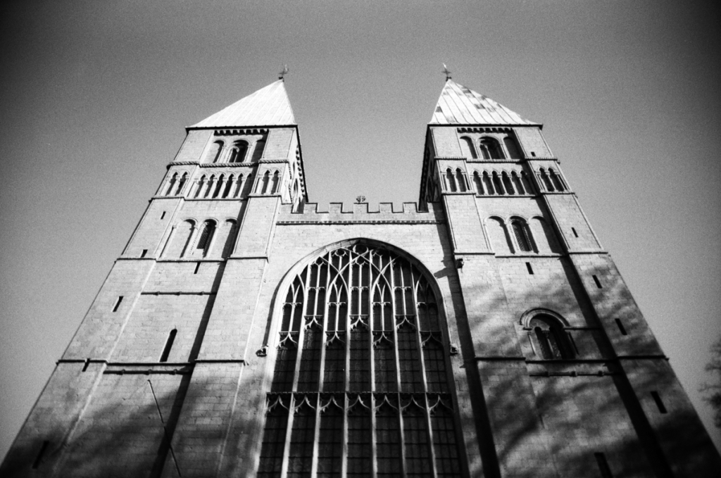 Kentmere Pan 100 35mm Film Review - My Favourite Lens